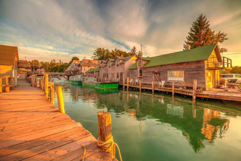 15 Picturesque Michigan Small Towns For Your Bucket List - Linda On The Run
