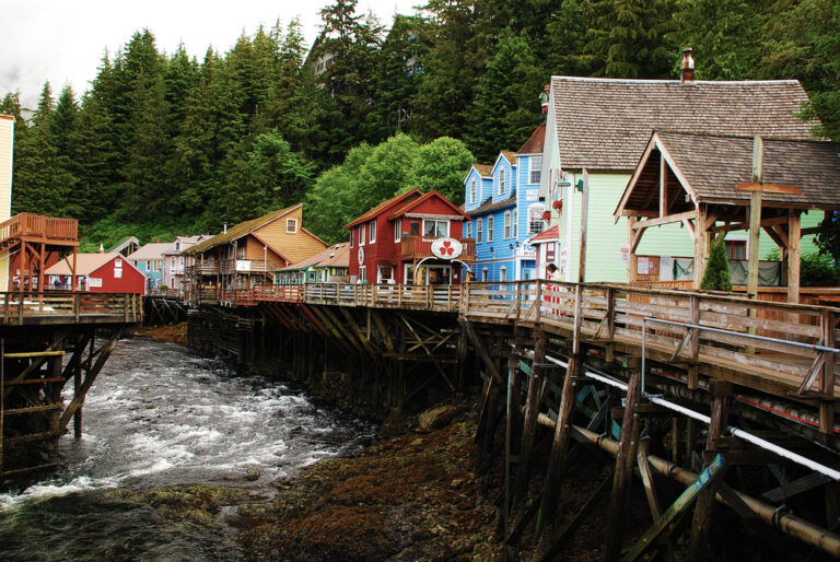 Towns In Alaska: 15 Picturesque Ones You Must Visit - Linda On The Run